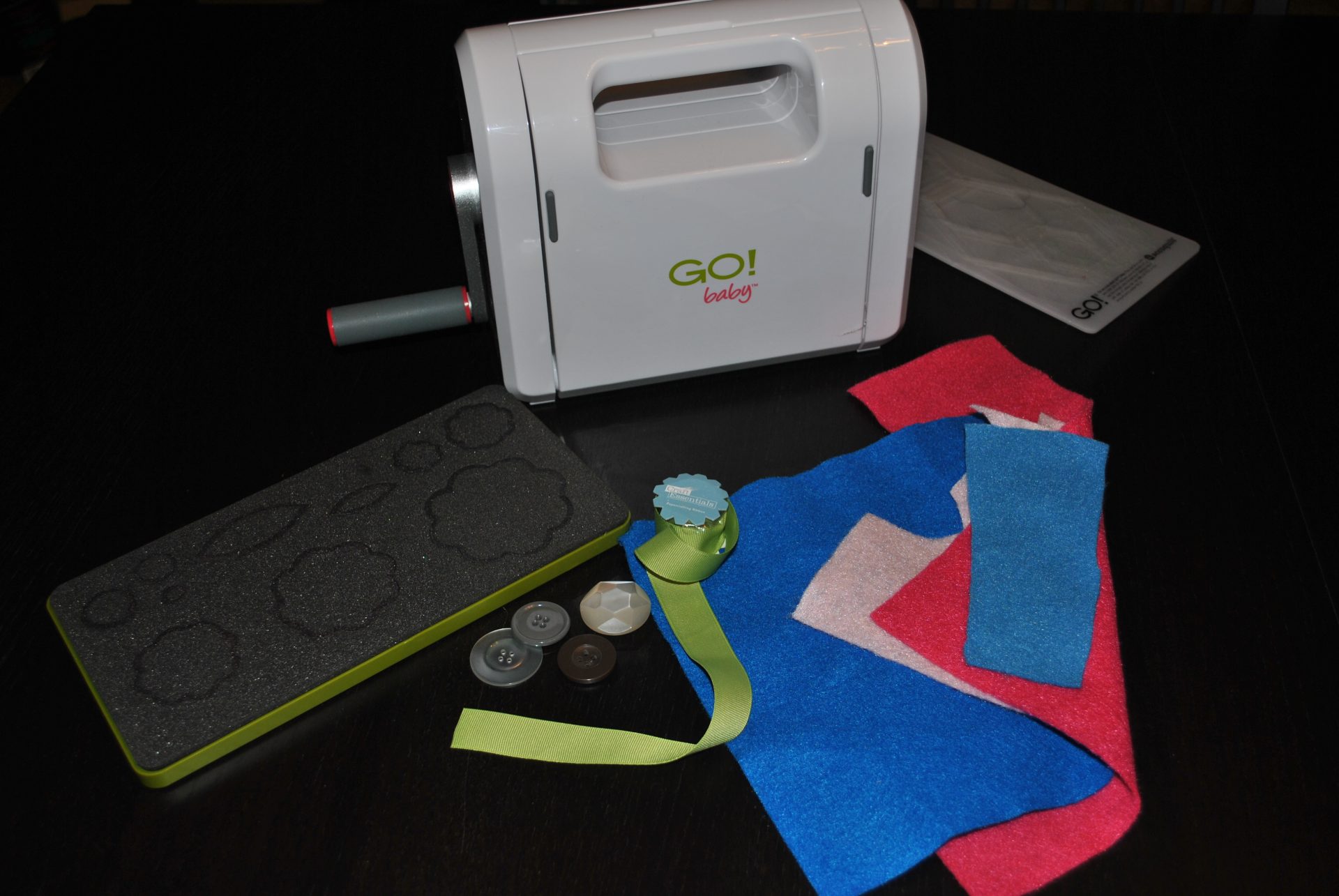 Felt Flowers Button Snake - Craftbuds