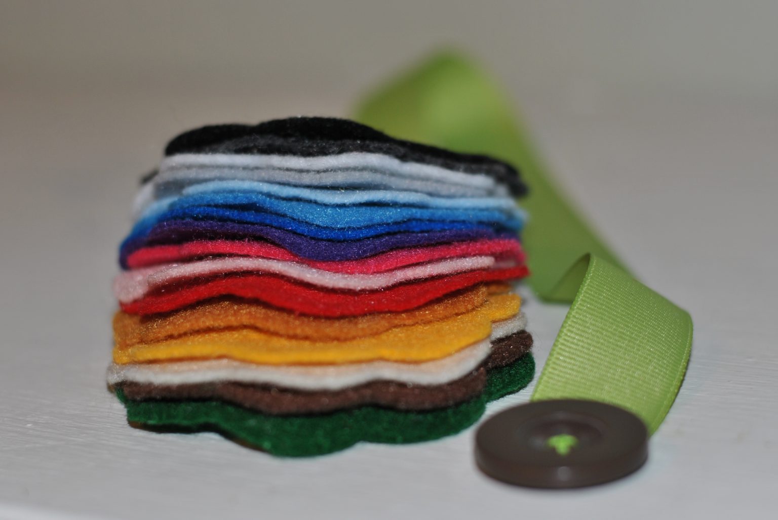 Felt Flowers Button Snake - Craftbuds