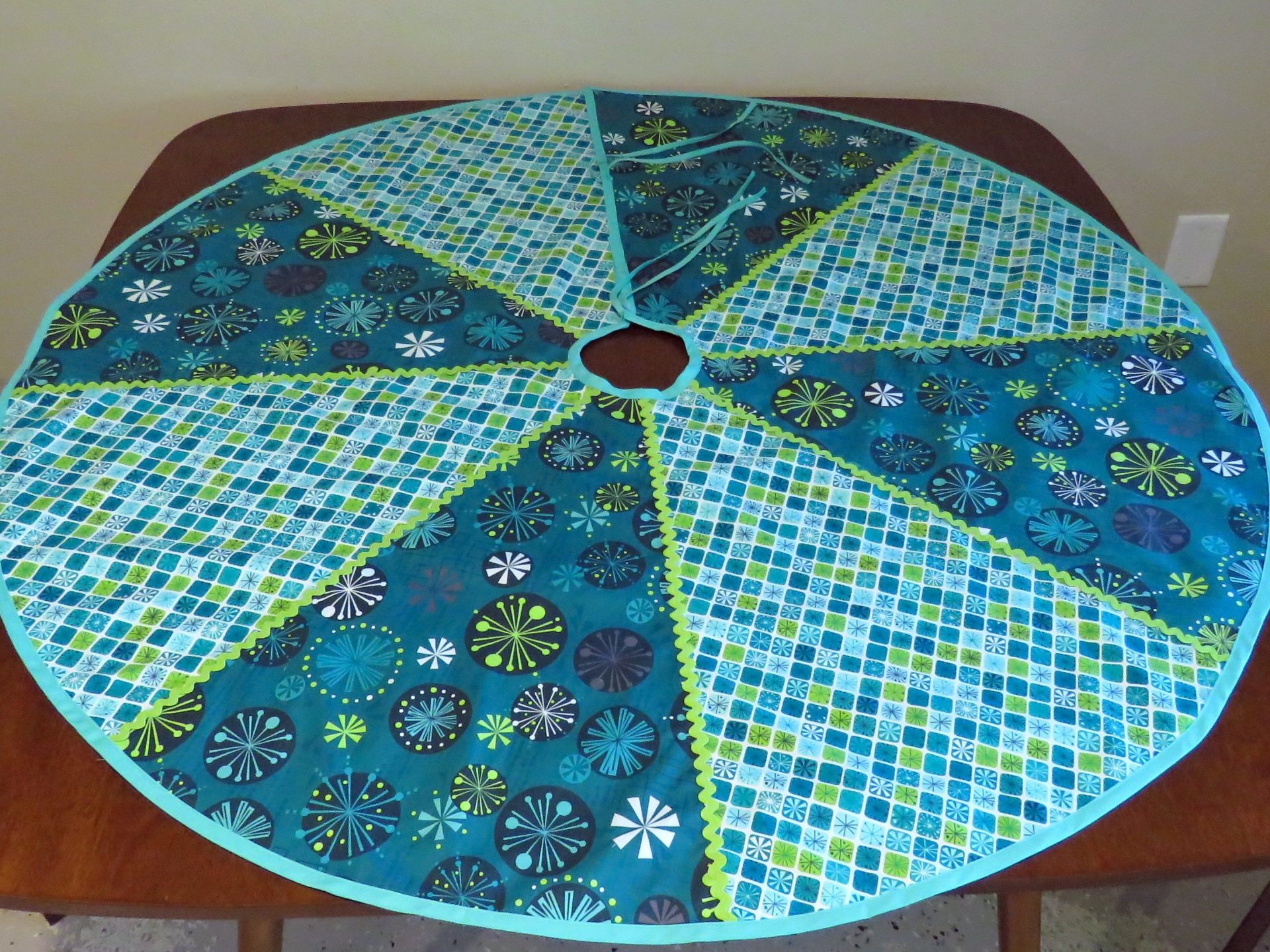 Katie's Alternate Layout: Mosaic Tiles Quilt Along - Craftbuds