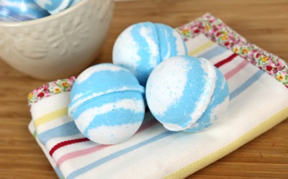 DIY Bath Bombs with Handmade Beauty Box - Craftbuds