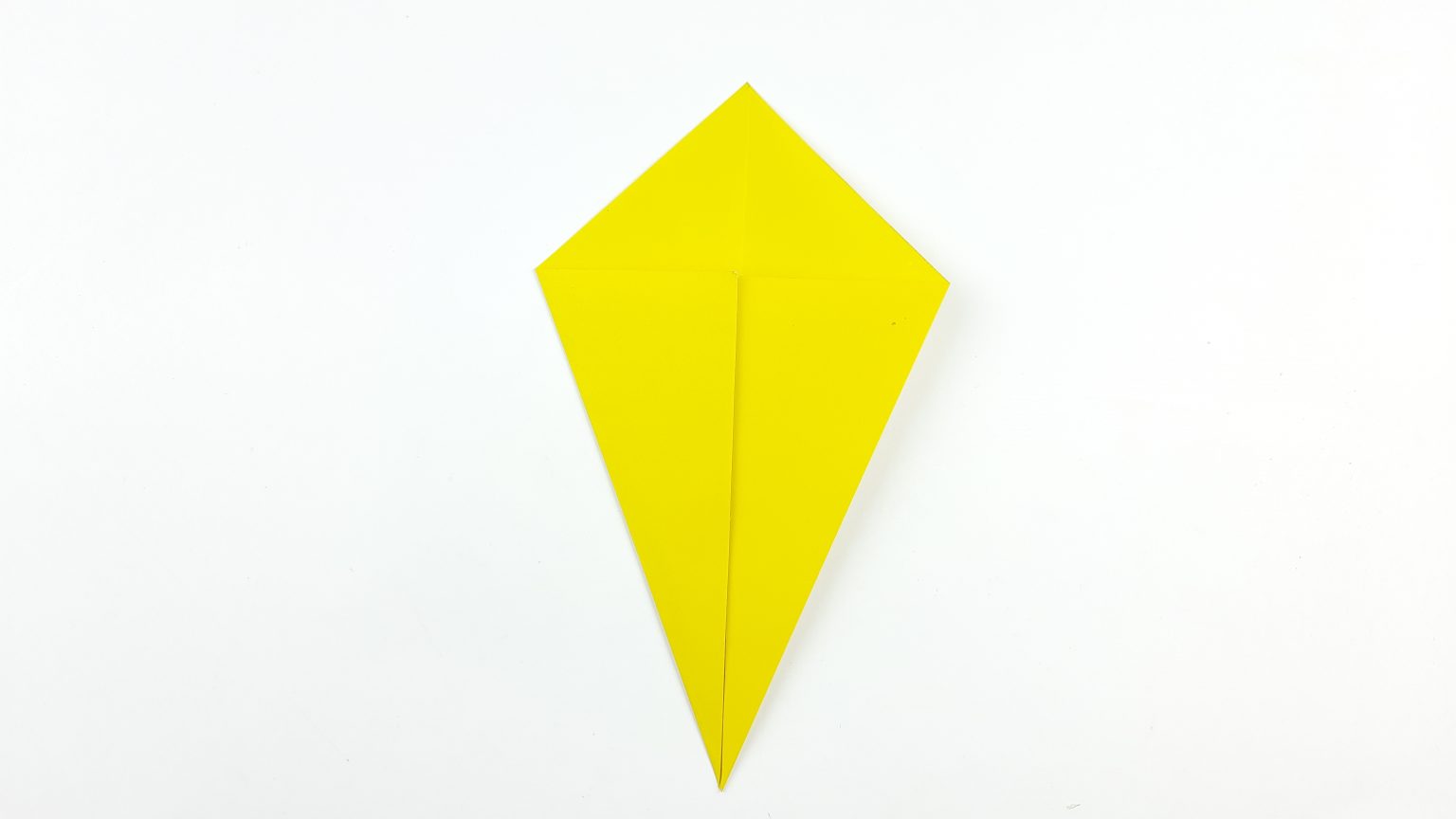 How to Make a Kite Out of Paper? Step by Step Video Tutorial - Craftbuds