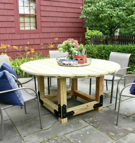 25 Free Picnic Table Plans & Kits With Tutorials - Craftbuds