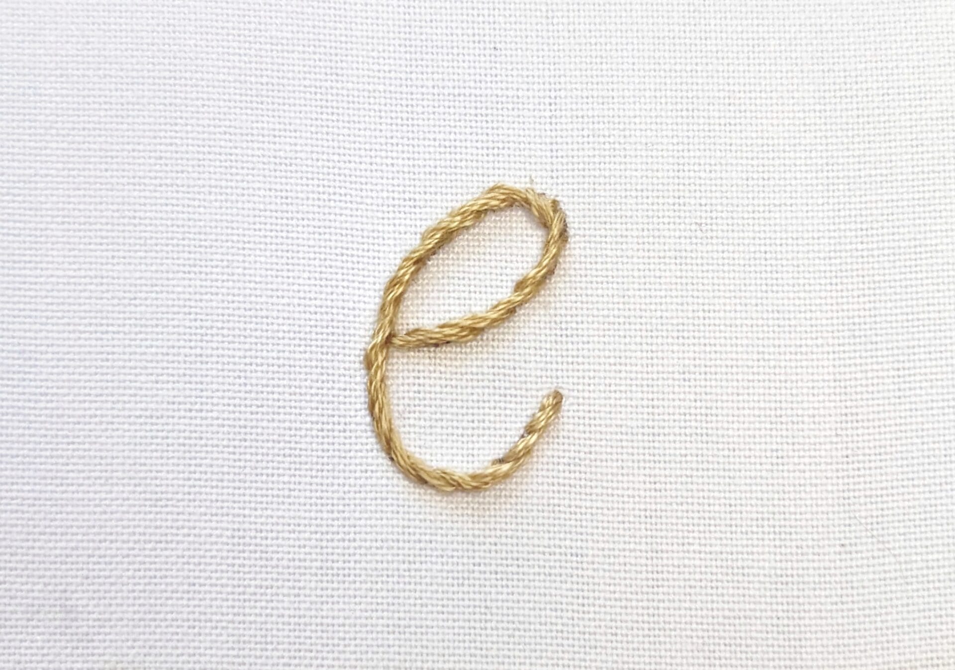 How to Do an Embroidery Stem Stitch: Step-by-Step Tutorials
